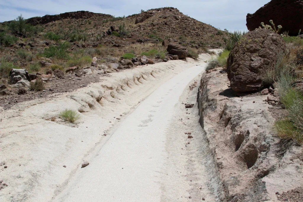 Sidetrip: White Cliffs Wagon Trail – Historic Route 66